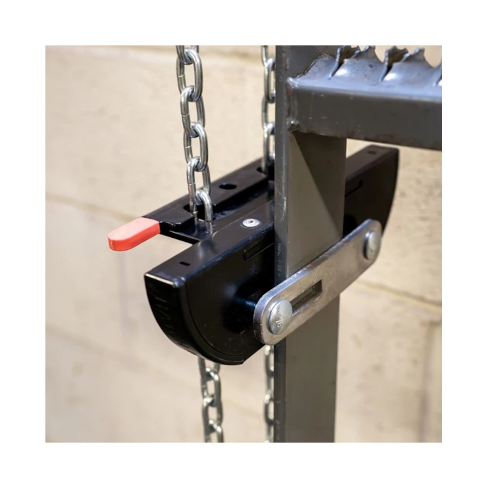 Tie Down Hatch Mate: Universal Roof Hatch with Simple Operation